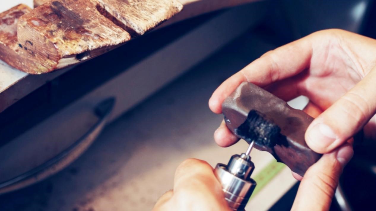 How to Choose Jewelry Engraving Machine - Evolve Feed